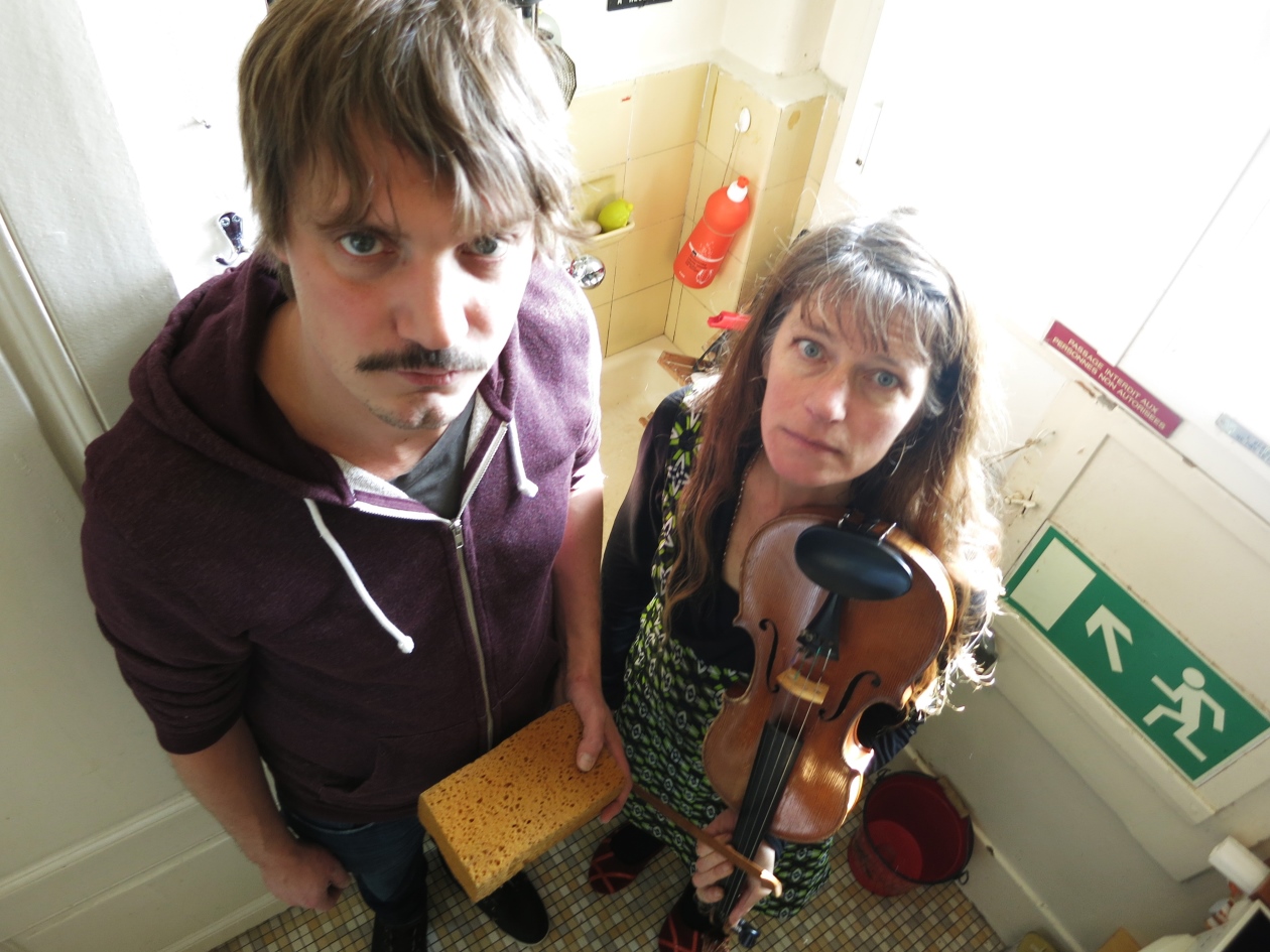 Luc Müller – batterie, percussions, objets